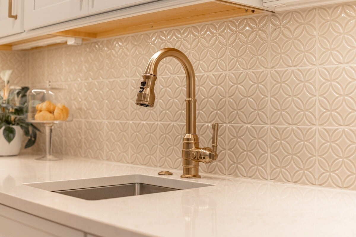 Choosing the Right Backsplash for Your Kitchen Remodel
